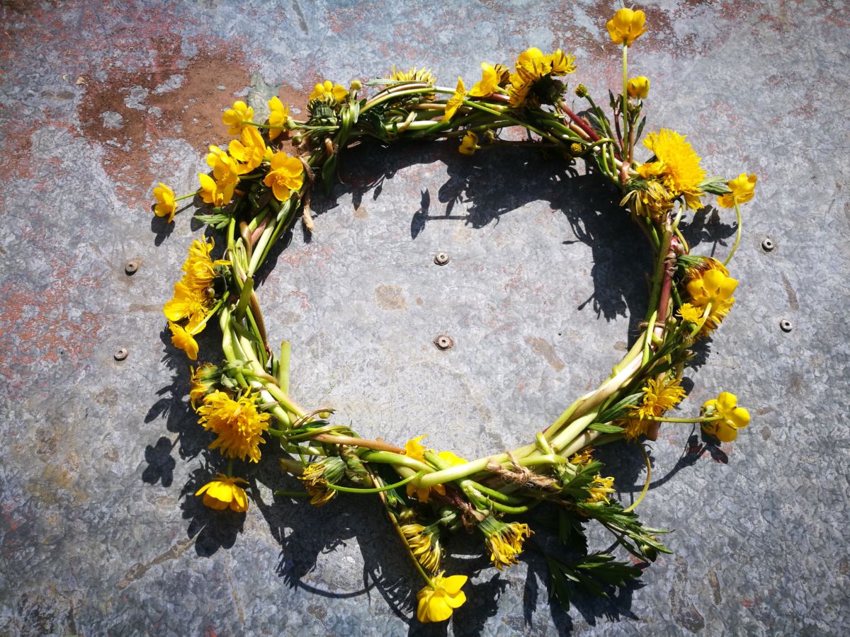 Flower crown - The London Acorn School